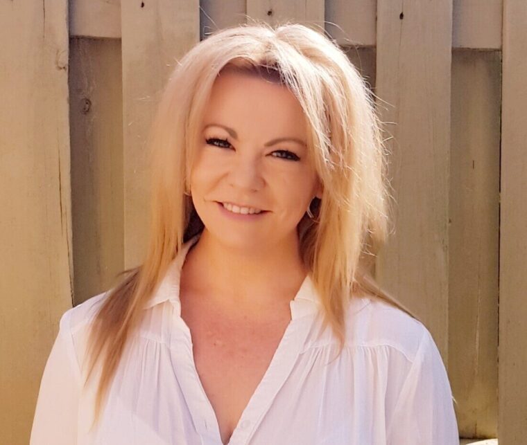 Angie Derrett - Sentis